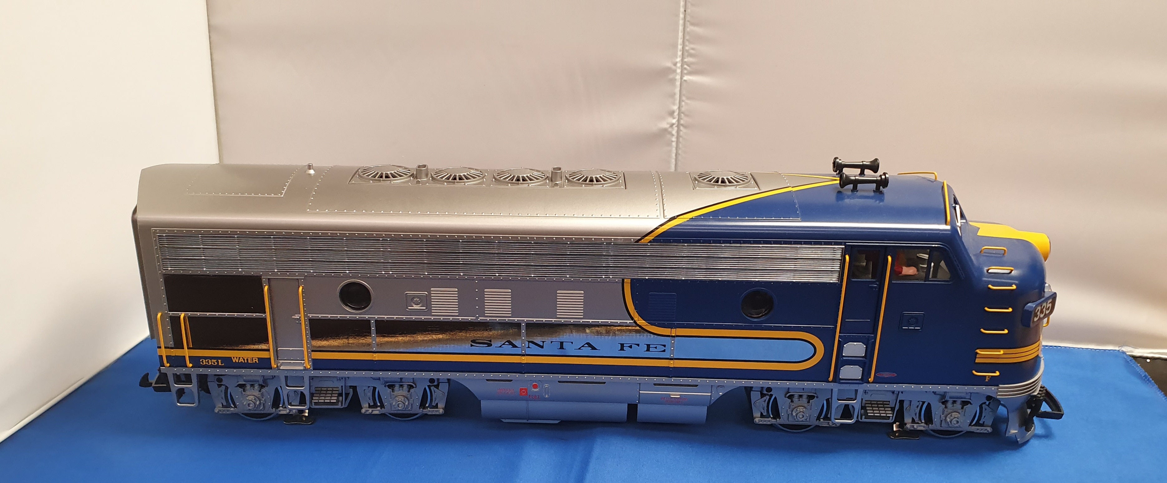 LGB Santa fe F7A Diesel locomotive. 20585 – Tony Green Steam Models