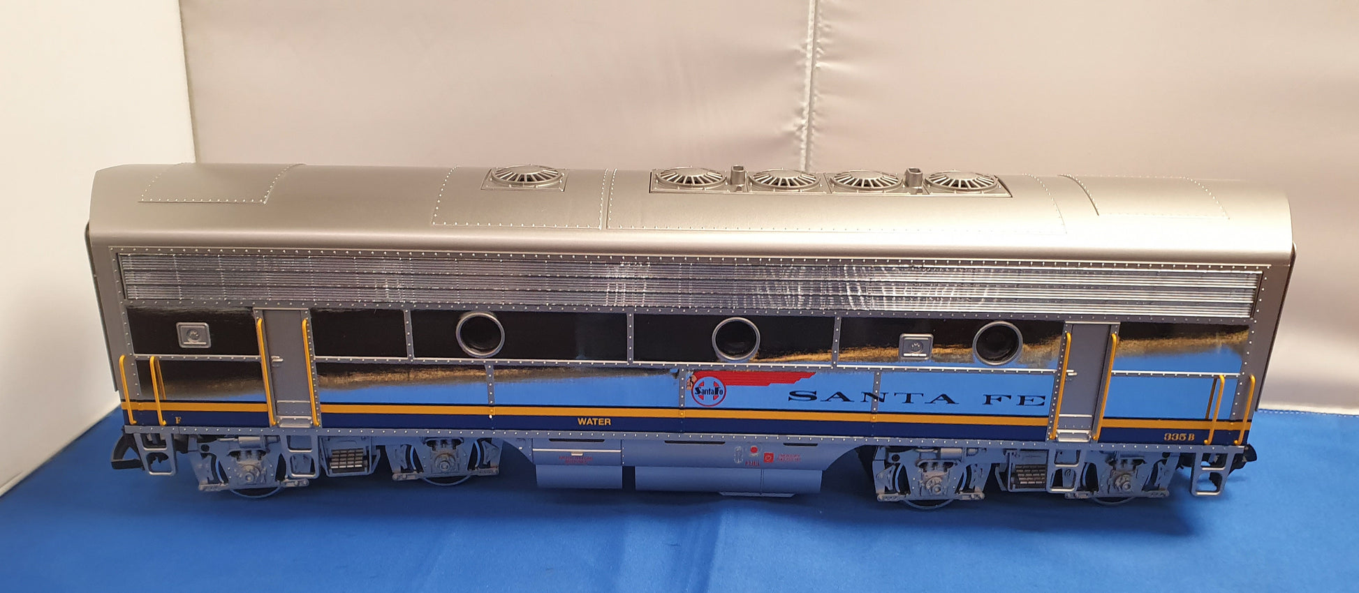 LGB Santa Fe F7B Diesel locomotive. 20587 – Tony Green Steam Models