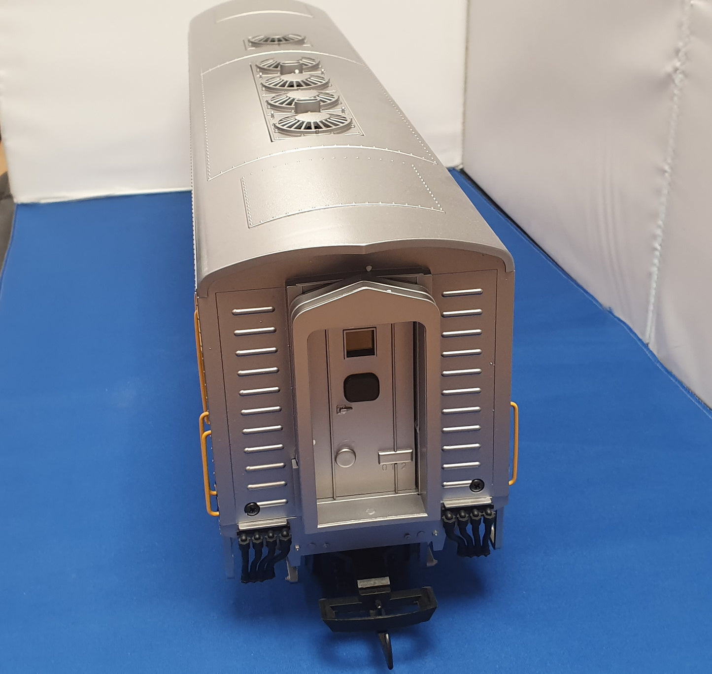 LGB Santa Fe F7B Diesel locomotive. 20587 – Tony Green Steam Models