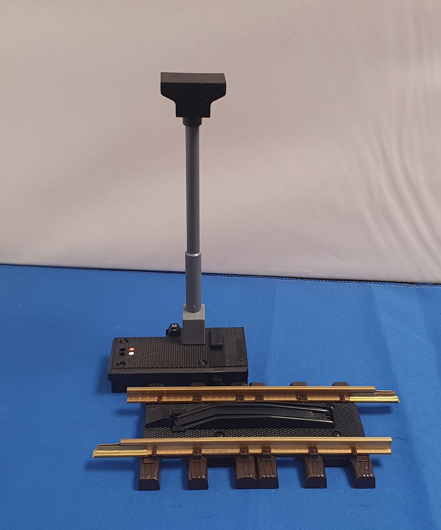 LGB G Scale Electric uncoupler L10560 – Tony Green Steam Models