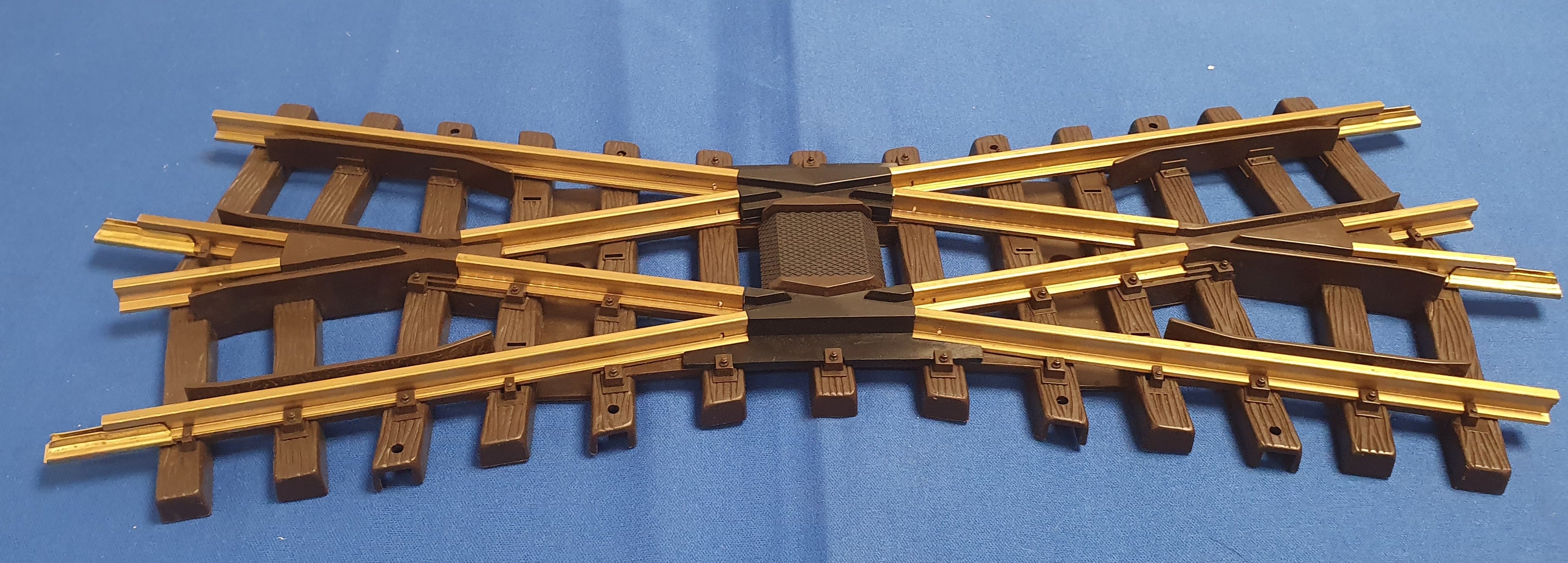 LGB G Scale Crossing R3 22.5 degree L13200 – Tony Green Steam Models